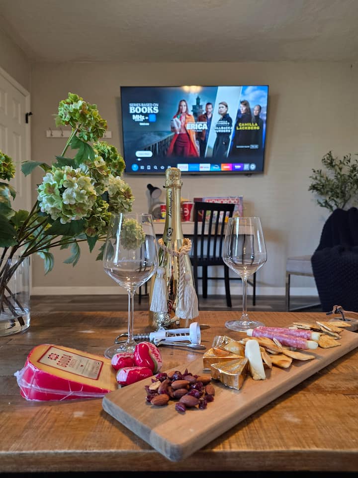 Stylish, Cozy, And Clean 2 Bedroom - Lawton, OK