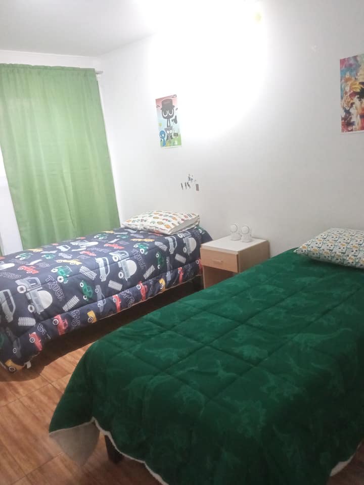 Disfruta De Una Hermosa Habitación Con Dos Camas. - Iquique