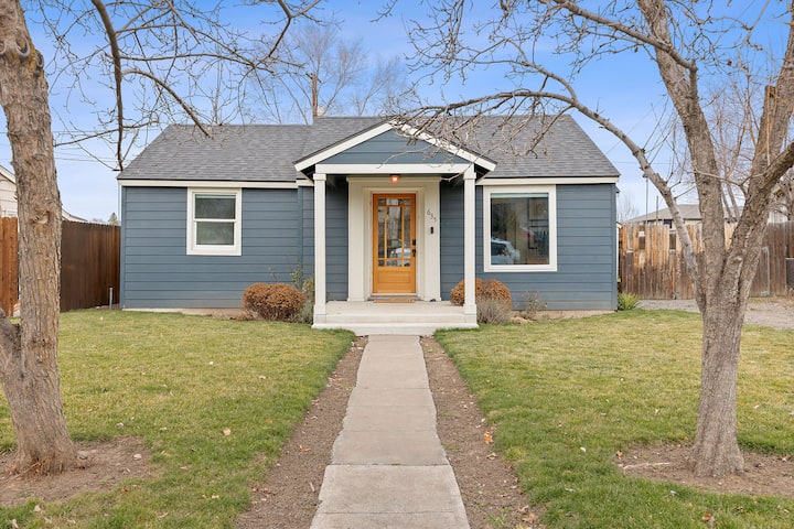 Cozy, Stylish Bungalow In Downtown Prineville - Prineville, OR