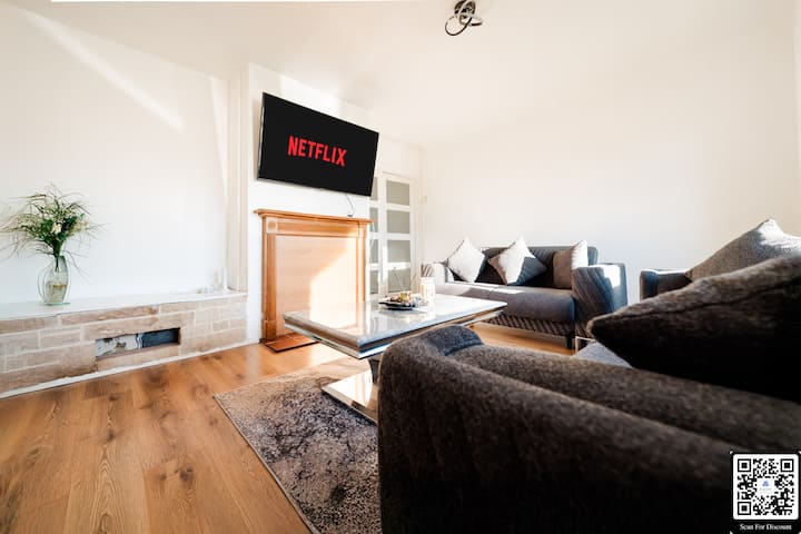 5 Min To Heathrow | Sleeps 15 | Free Parking For 2 - Hounslow