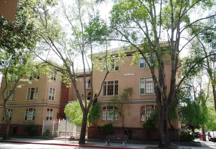 Inviting, Elegant 2 Br In Elmwood - Renovated! - Berkeley, CA