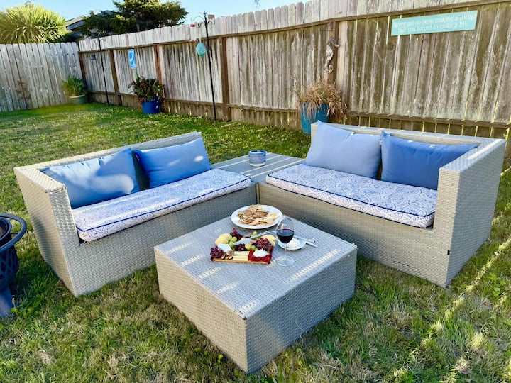 Cozy Beach House-walk To Beach, Pier & Lighthouse - Crescent City, CA