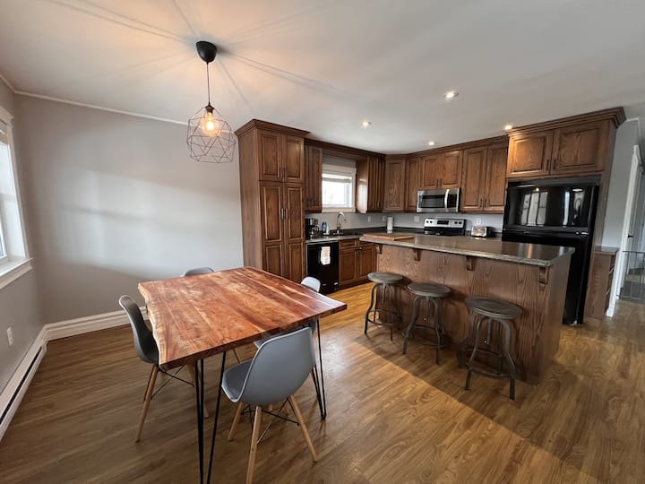 Contractor & Family Friendly Stay- 2br Home Ripley - Kincardine