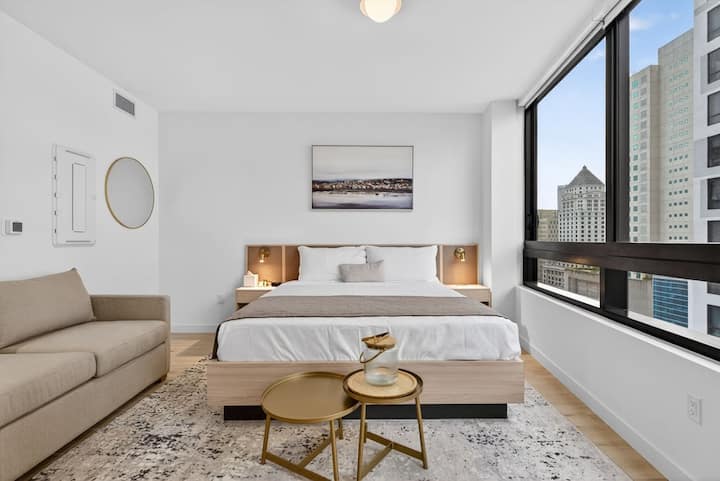 Urban Luxury Studio - Miami, FL