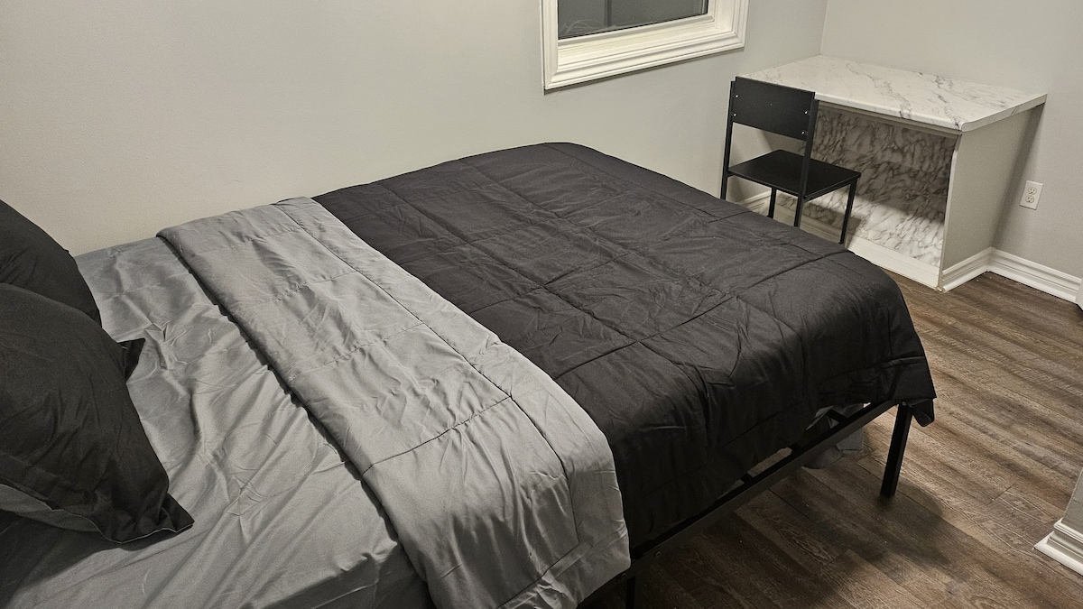 Affordable Private Room in Quiet Hamilton Home - Houses for Rent in ...