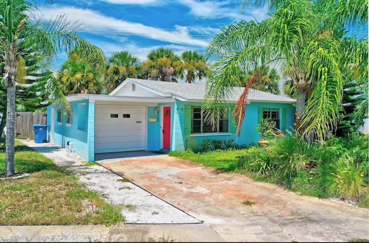 The Little Blue Pearl - Walk To The Beach! - Ormond Beach, FL