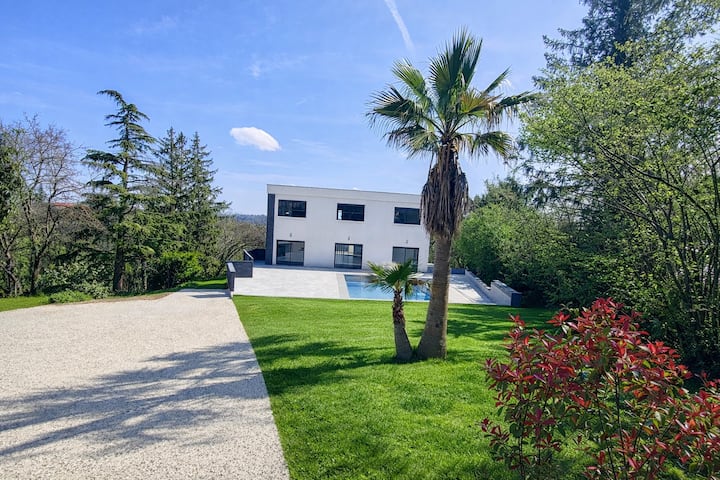 L’oasis – Villa D’exception, Près De Lyon - Givors