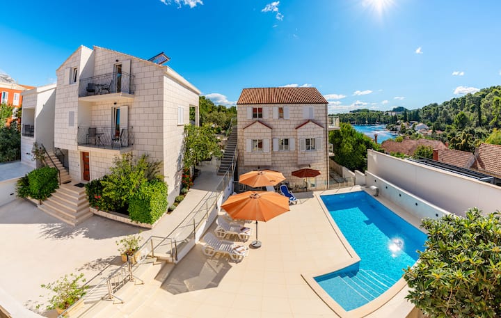 Charming Studio Apartment With Pool, Near Town - Korčula