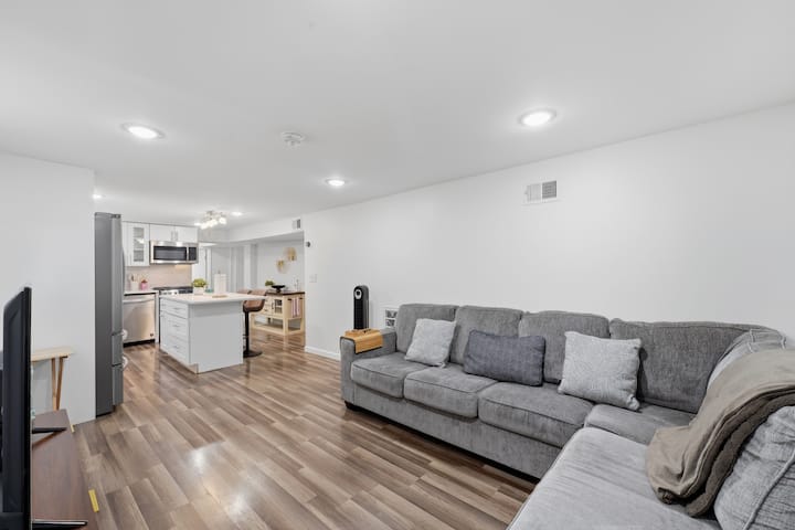 Chic 2br 2 Bathroom — Nyc At Your Door - Jersey City, NJ