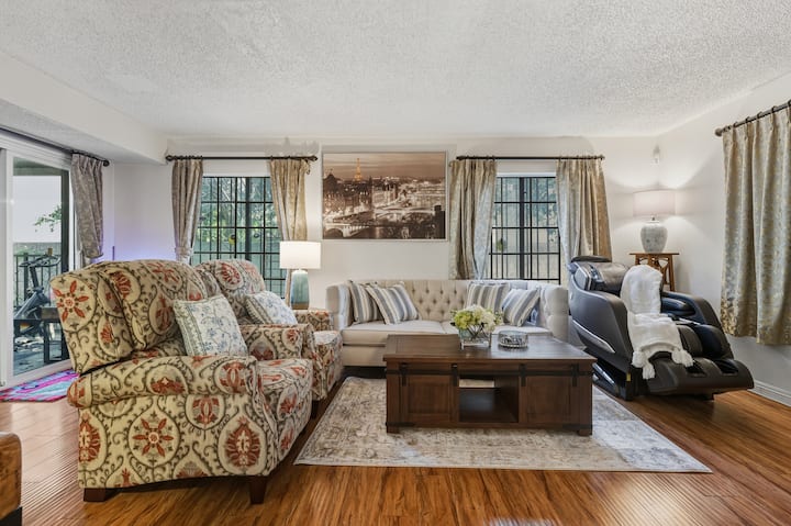 Vintage Comfort Retreat | Massage Chair • Patio - Pomona, CA