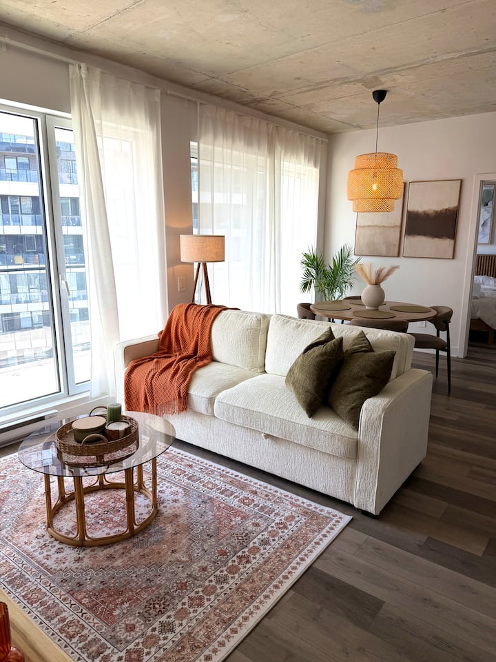 Boho Chic Retreat • Parking Included - Brossard