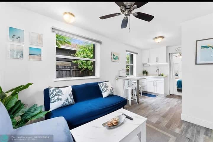 Mins From Dania Beach, Port Everglades And Airport - Dania Beach, FL