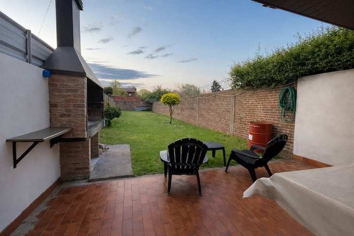 Chalet Para 7 Con Parrilla – Punta Mogotes - Mar del Plata