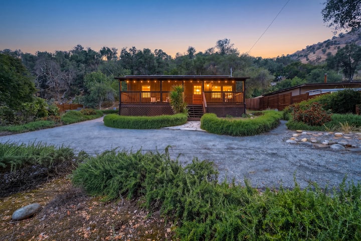 Private Riverfront Cabin With Spa Next To Sequoia - Three Rivers, CA