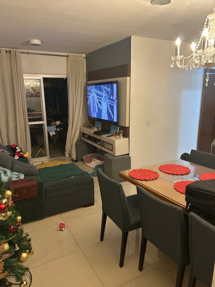 Casa De Família - 3 Quartos. Excelente Localização - Goiânia