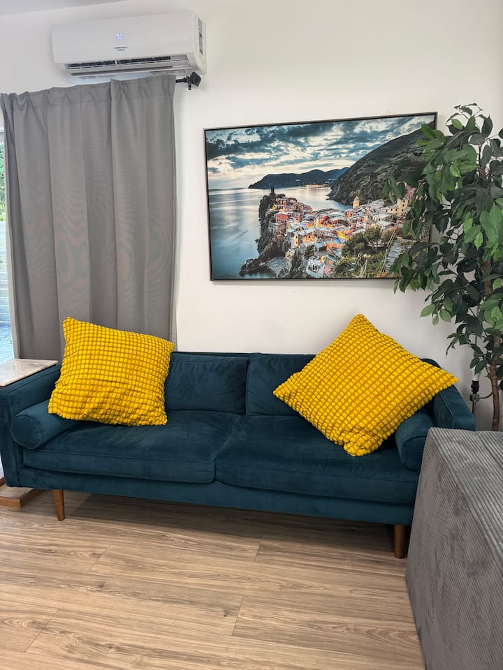 Cozy Courtyard Retreat | Near Aventura & Beach - North Miami Beach, FL