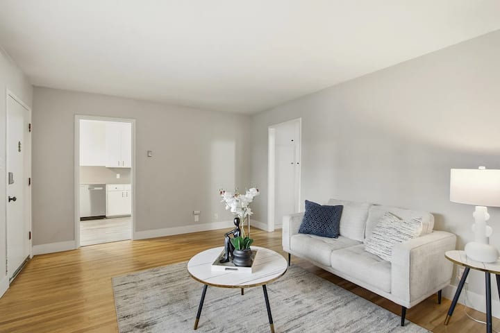 Willow Glen | Wfh Monitors+wifi | 5 Min Caltrain! - San Jose, CA