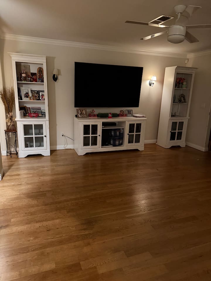 Quiet House. - Banning, CA