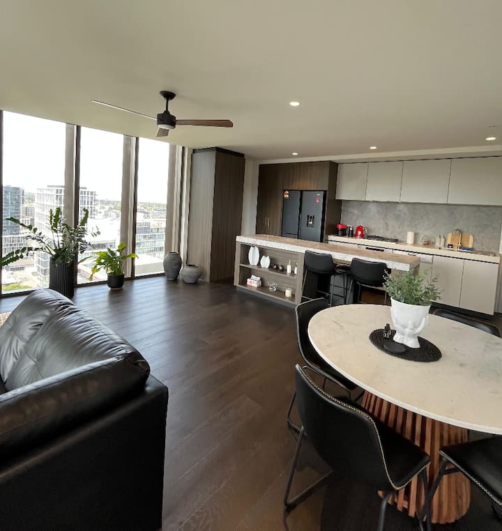 3br 2ba Central Delight - Walk To City And F1 - Rod Laver Arena