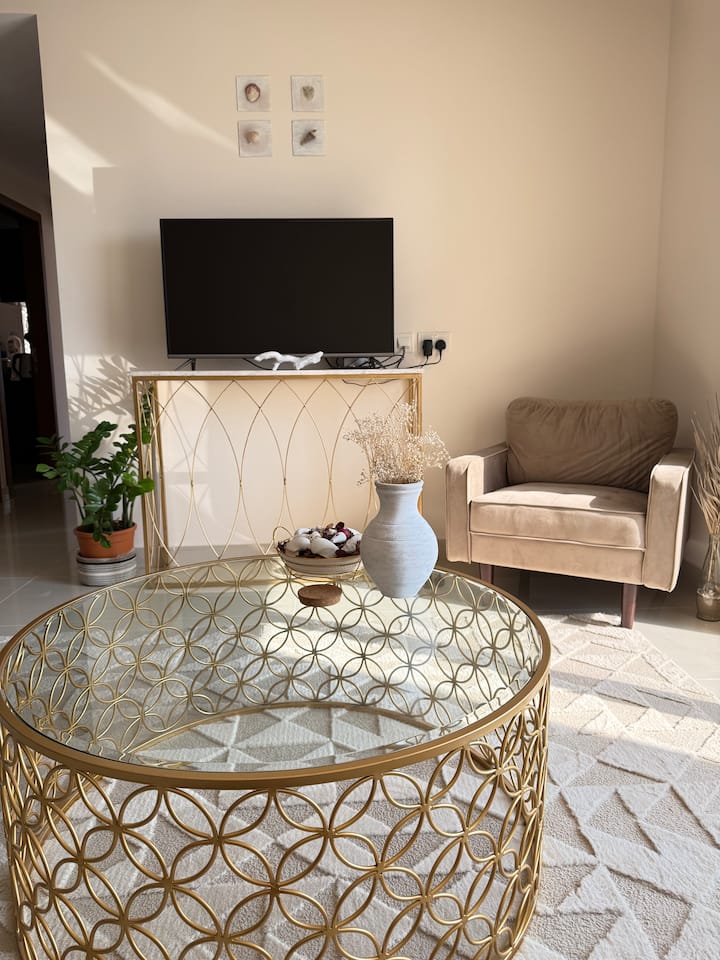 Beachfront 2br Near City | Pool, Gym & Balcony - Oman