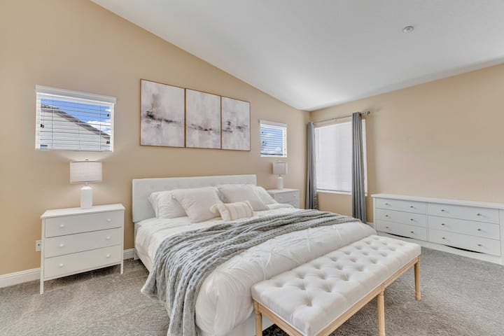 Stylish 4br2b｜pet-friendly & Home Office S#42360 - Rancho Cucamonga, CA