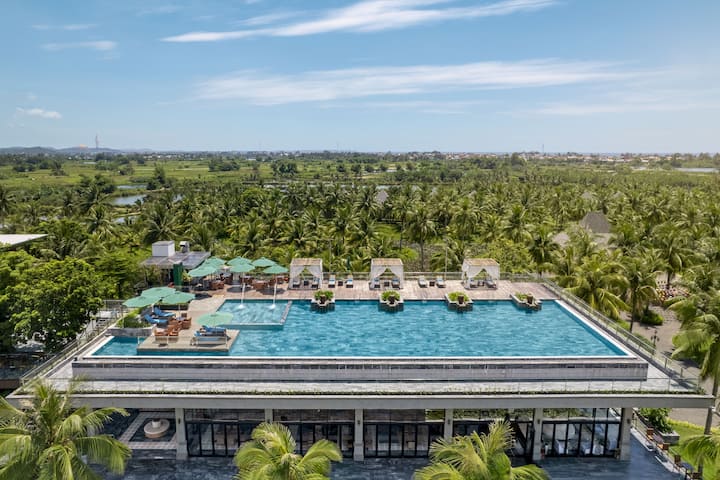 Elegant Twin Room • Garden View • Pool • Free Bf - Quang Ngai