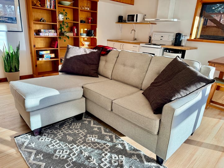 Sun-kissed Suite At Vesuvius - Salt Spring Island