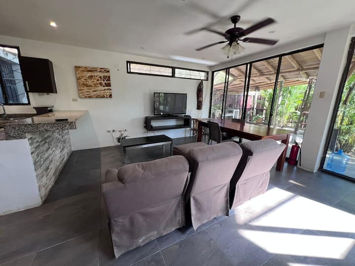 Casa Con Jardín Y Vistas Al Mar - Montanita