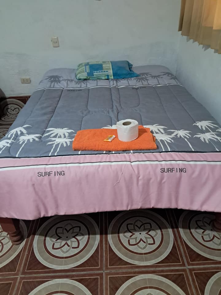 Habitación Cama Matrimonial. - Camaná