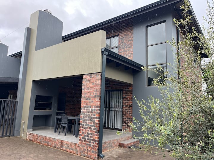 Neat Modern And Spacious Apt For Business & Travel - Mokopane