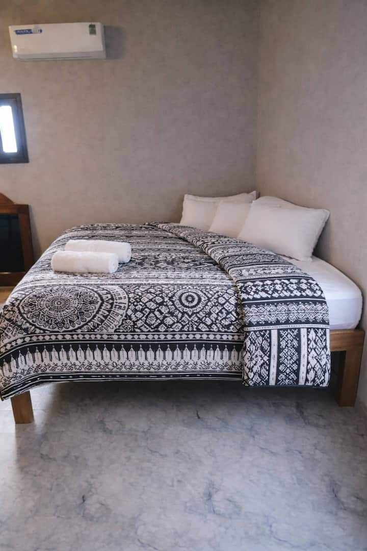 Suite Spacieuse Avec Kitchenette Et Coin Salon - Bamako