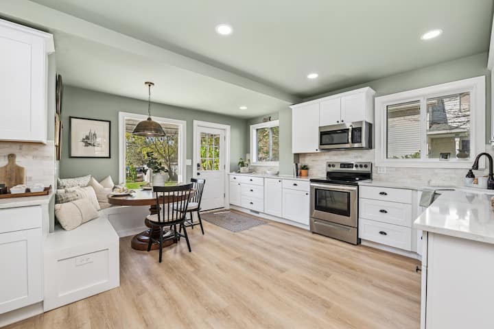 Mainstay Residence | Walk To Lake & Lg | Sleeps 12 - Lake Geneva