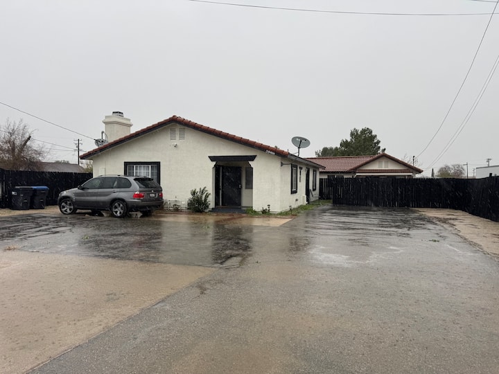 La Bonita Casa - Palmdale, CA