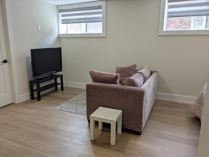 Modern Suite Near Yorkdale | Easy Downtown Access - Toronto