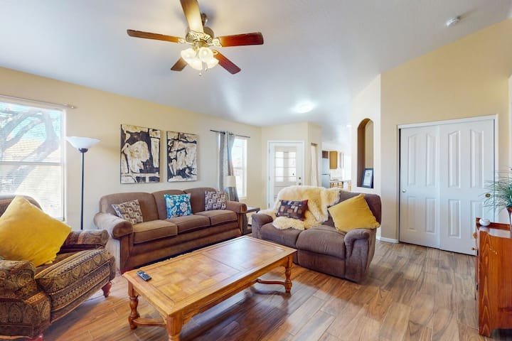 Charming 3br Glendale Retreat With Alfresco Patio - Glendale, AZ