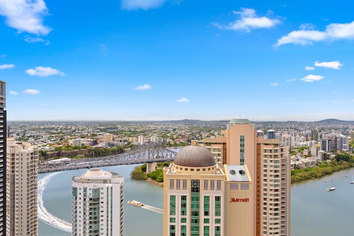 The Story Suite! 2bed/2bath/2car/pool/views ~ Cbd - Ascot