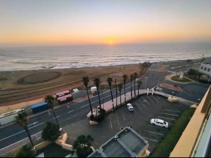 Charming Seaside Getaway In East London - East London