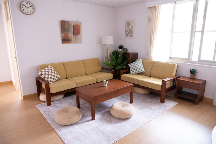 【森林系漫遊 / 包棟首選】
森林系景觀公寓｜整層30坪大空間｜3房最多住8人｜靠近永安市場捷運 - Taipei