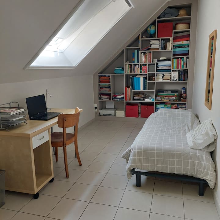 Rustig Gelegen Kamer Met Parking Aan De Stadsrand - Leuven (Louvain)