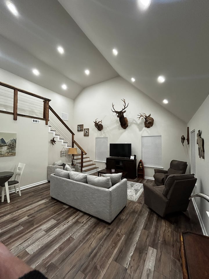 Lure Me To The Little Red River House - Heber Springs, AR