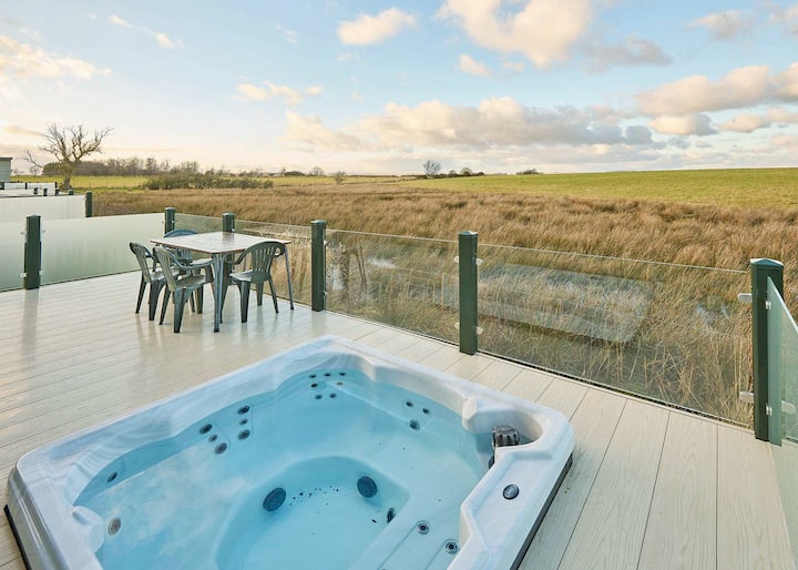 Portland (Pet) - Hexham