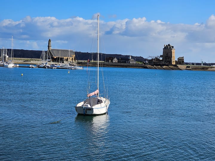Sur Le Chemin Des Fougères, Un Penty Authentique - Camaret-sur-Mer
