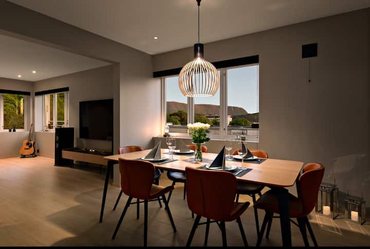 Central Two Bedrom Apartment With Amazing View - Alesund
