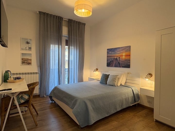 Camera Accogliente In Centro-colazione Inclusa! - Nettuno