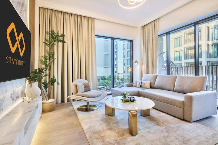 Modern Retreat At Grove 5 With Lagoon View - Dubai