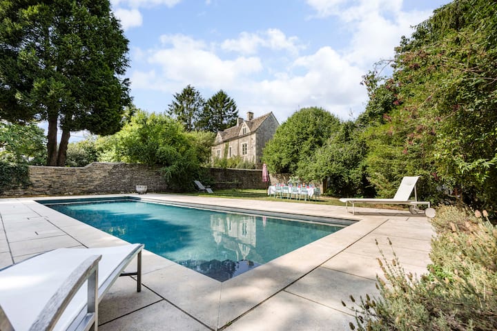 Striking Country House Within Private Setting - Cotswolds