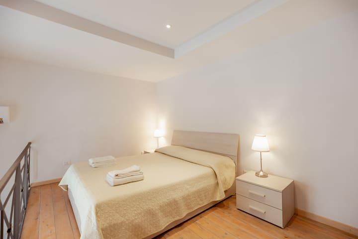 Palazzo D'auria 5 - Appartamento Deluxe 5 - Naples