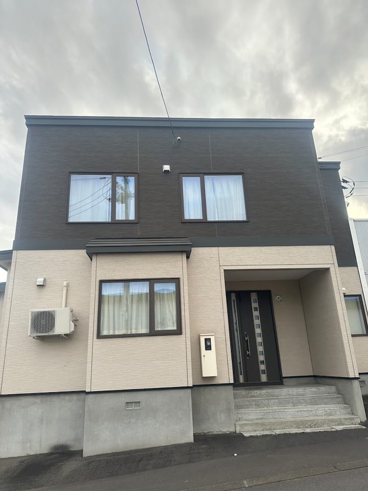 Gold Rich② 
旭川Icから車で10分
旭川駅から車で7分
大人数の宿泊、ペットOk - 아사히카와시