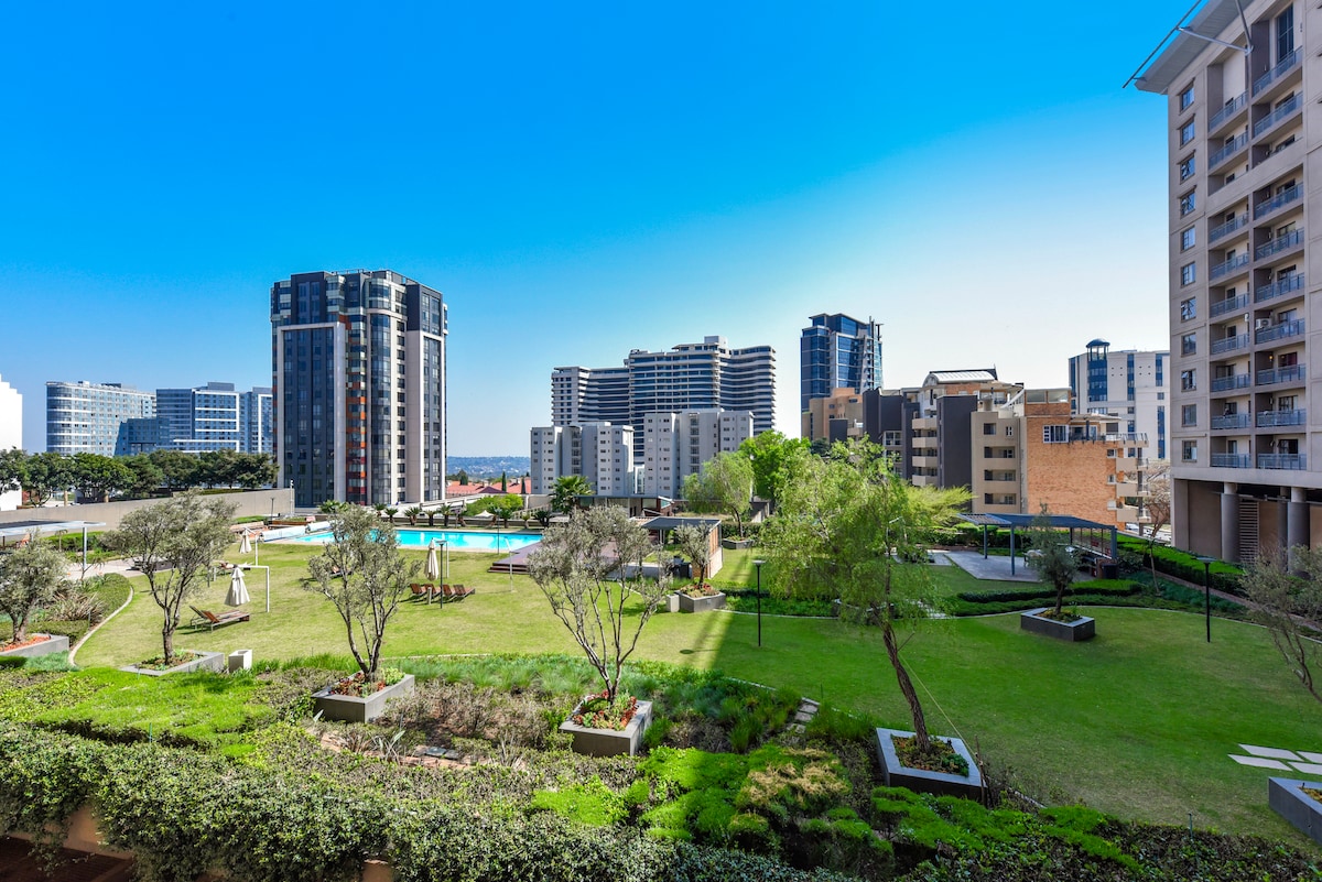 Westpoint 2BR Opp Investec • Pool • Sandton Prime - Flats for Rent in ...