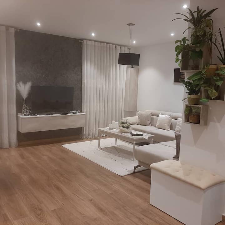 Grand Appartement 2 Chambres Calme, Clim & Parking - Algiers [El Djazaïr]